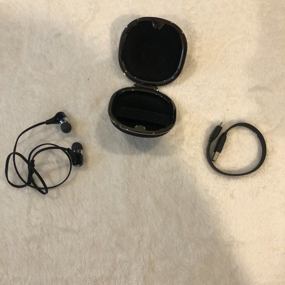 Jaybird | Headphones | Jaybird Bluetooth Earbuds Charger And Case ...